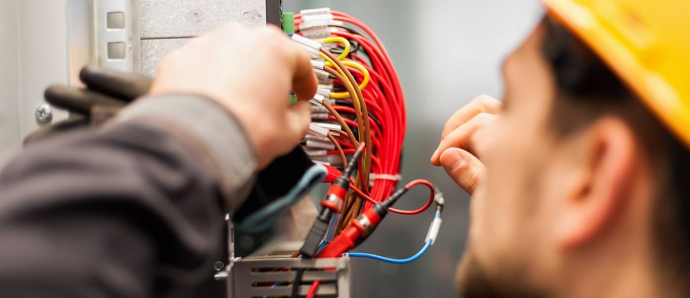 Reasons to Begin Electrical Classes | Apex Technical School